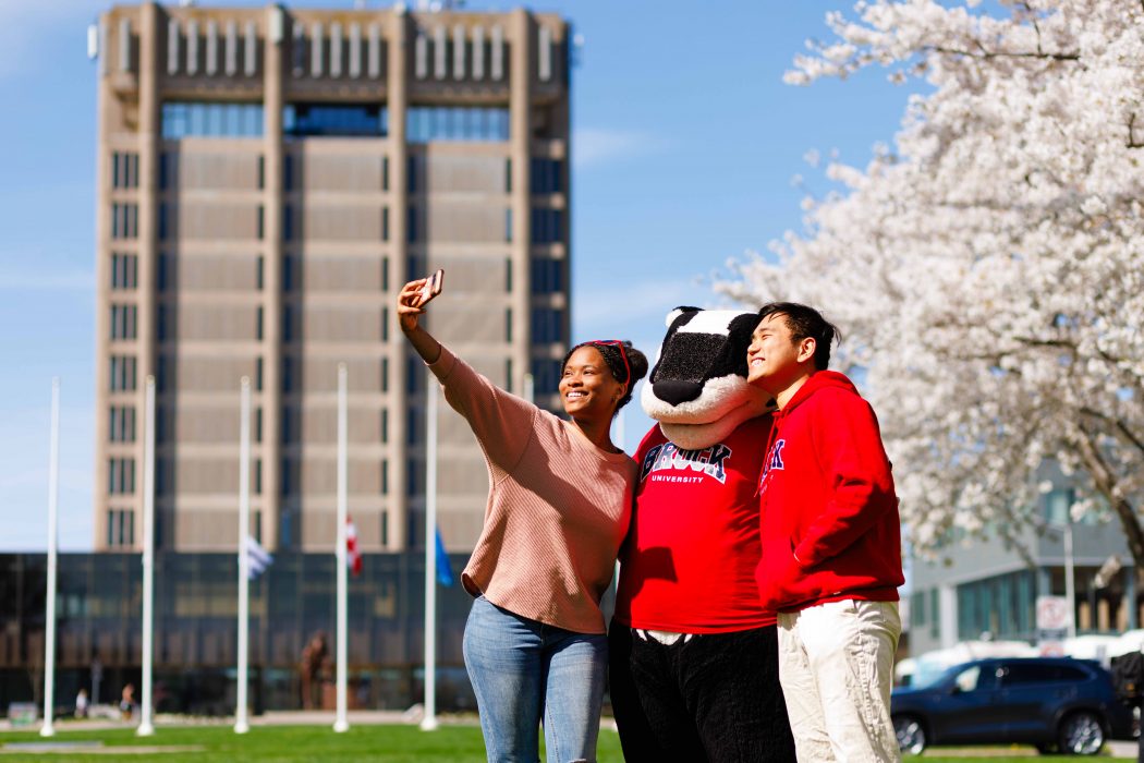 GALLERY: Cherry blossoms bring a burst of spring to Brock – The Brock News